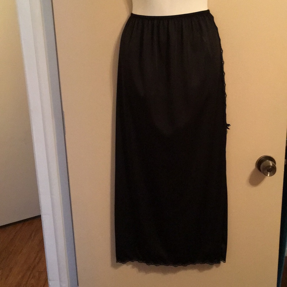 Stunning Black Vintage Half Slip With Side Slit - Gem